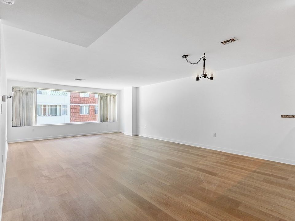 183 Oak St APT 304C, Newton Upper Falls, MA 02464 | Zillow