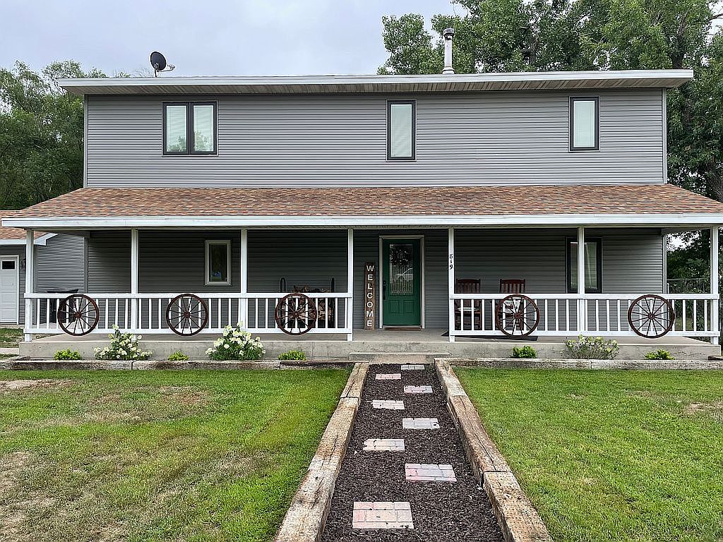 819 6th St, Boelus, NE 68820 | Zillow