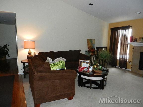 11288 River Dr, Warren, MI 48093 | Zillow