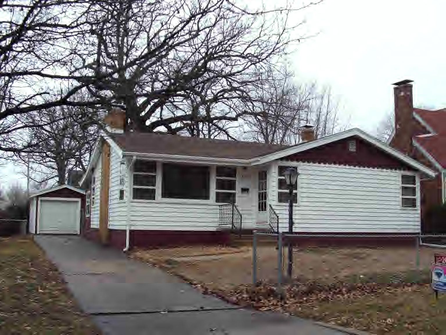 2133 E Moore St, Decatur, IL 62521 | Zillow