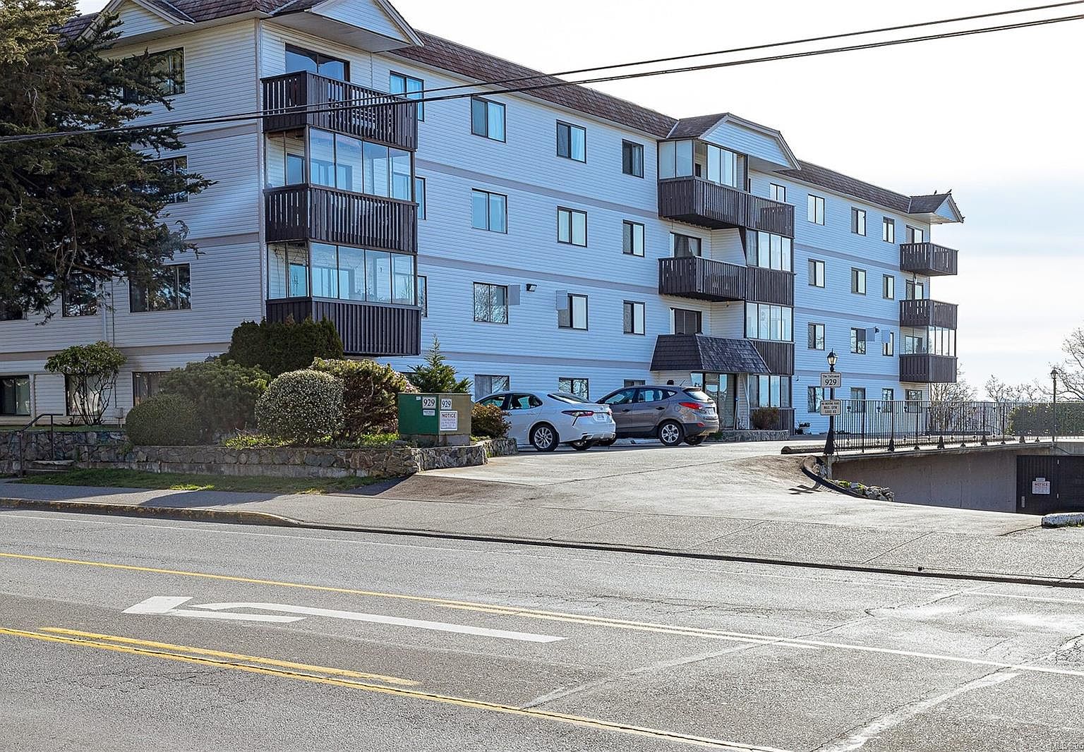 929 Esquimalt Rd SE #408, Esquimalt, BC V9A 3M7 | MLS #967583 | Zillow
