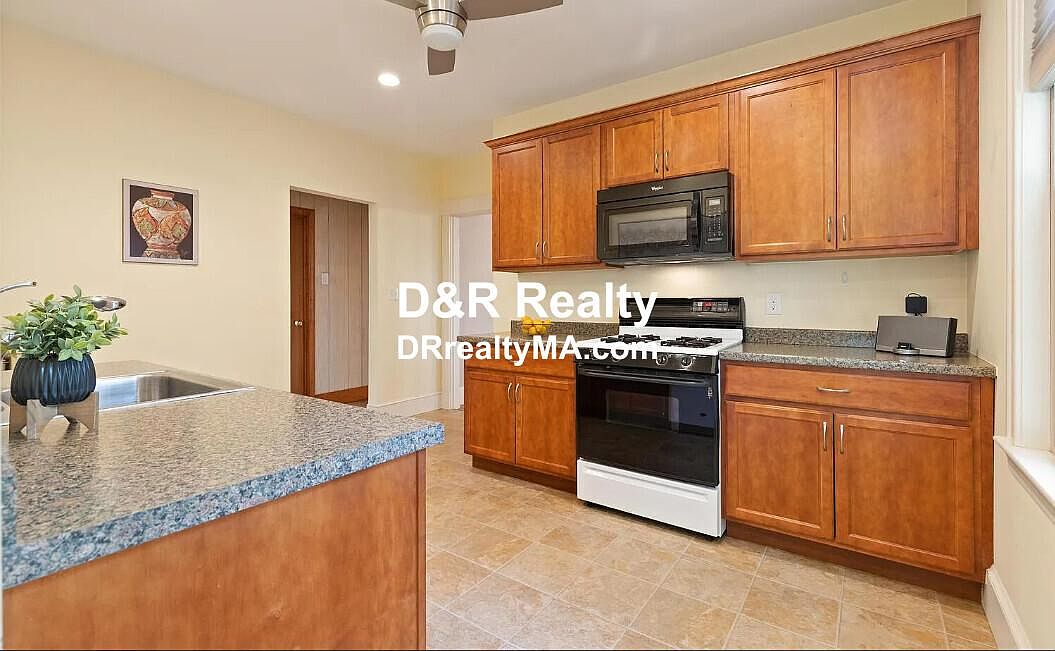 18 Cross St #1, Winchester, MA 01890 | Zillow