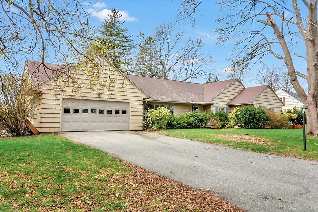 31 Woodbridge Rd, North Andover, MA 01845 | Zillow