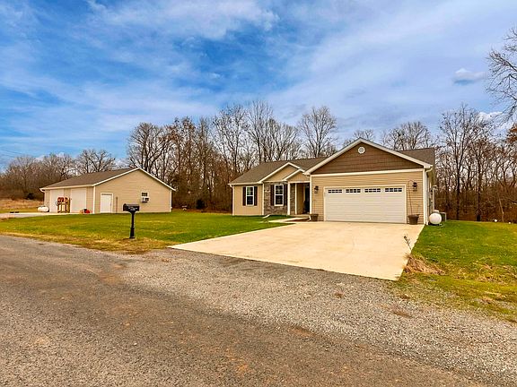 11206 Castle Oaks Rd, Pittsburg, IL 62974 | MLS #QC4249087 | Zillow