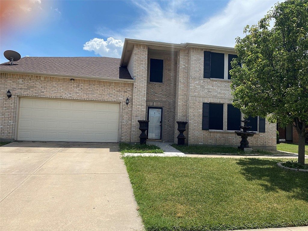 1321 Anna Lea Ln, Burleson, TX 76028 | MLS #20344294 | Zillow