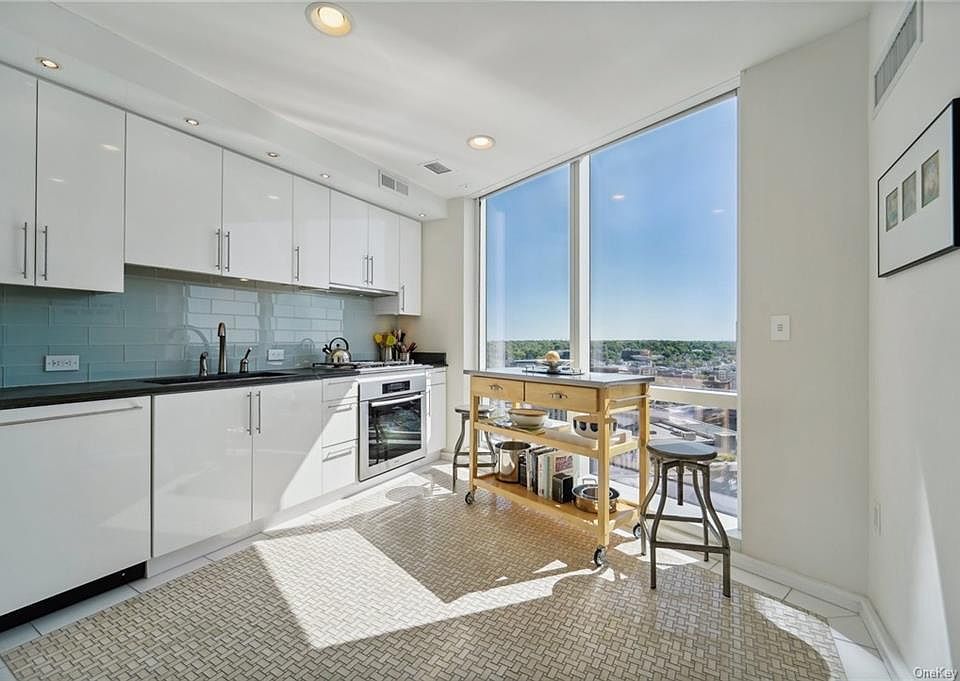 1 Renaissance Sq White Plains NY | Zillow