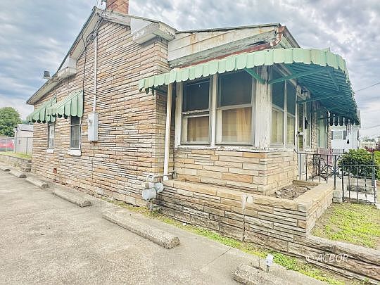 906 2nd Ave, Gallipolis, OH 45631 | Zillow