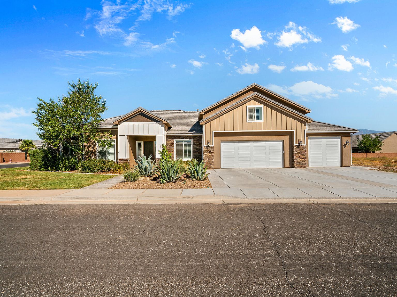 4094 W Lund St, Hurricane, UT 84737 | MLS #23-243638 | Zillow