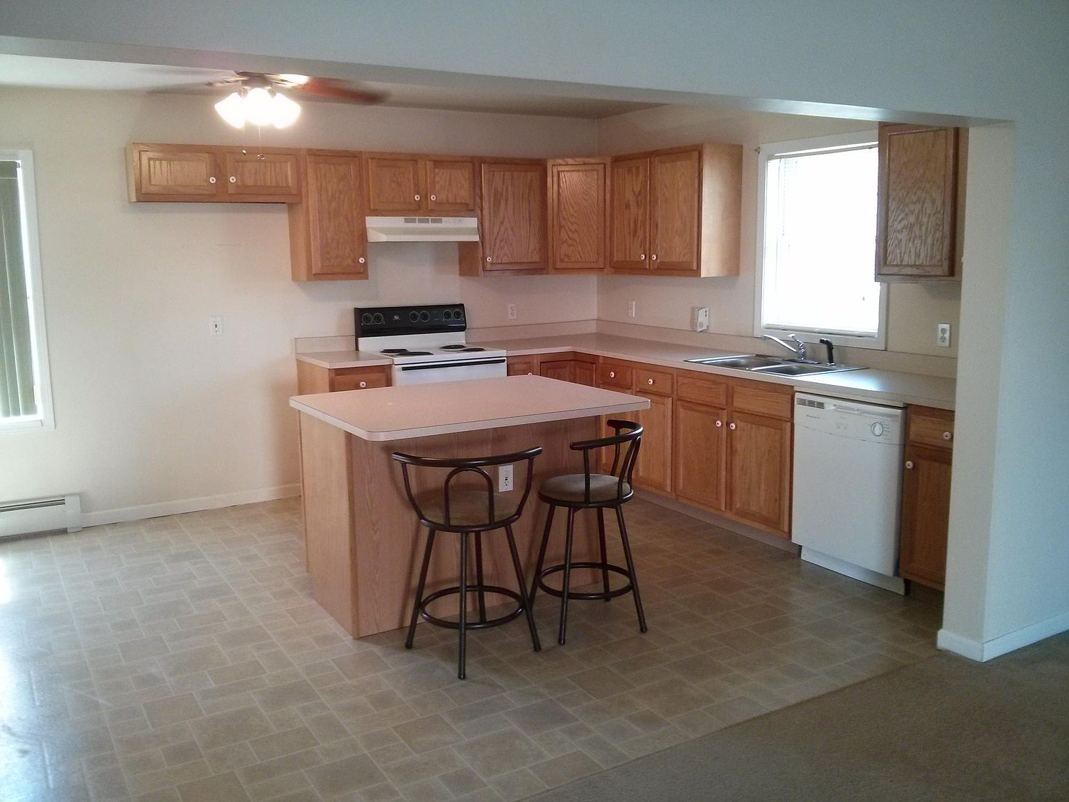 505 Von Bergen St APT 5, Old Forge, PA 18518 | Zillow