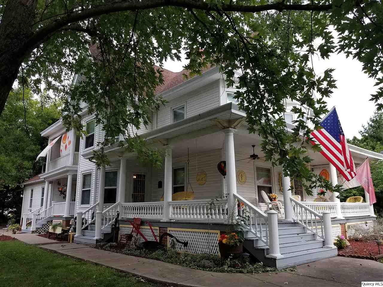 407 Center St, Augusta, IL 62311 | Zillow