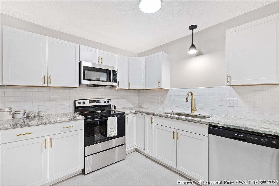 305 W B St, Erwin, NC 28339 | Zillow