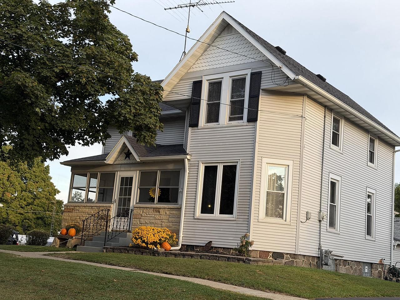 W3278 US Highway 18, Helenville, WI 53137 | Zillow