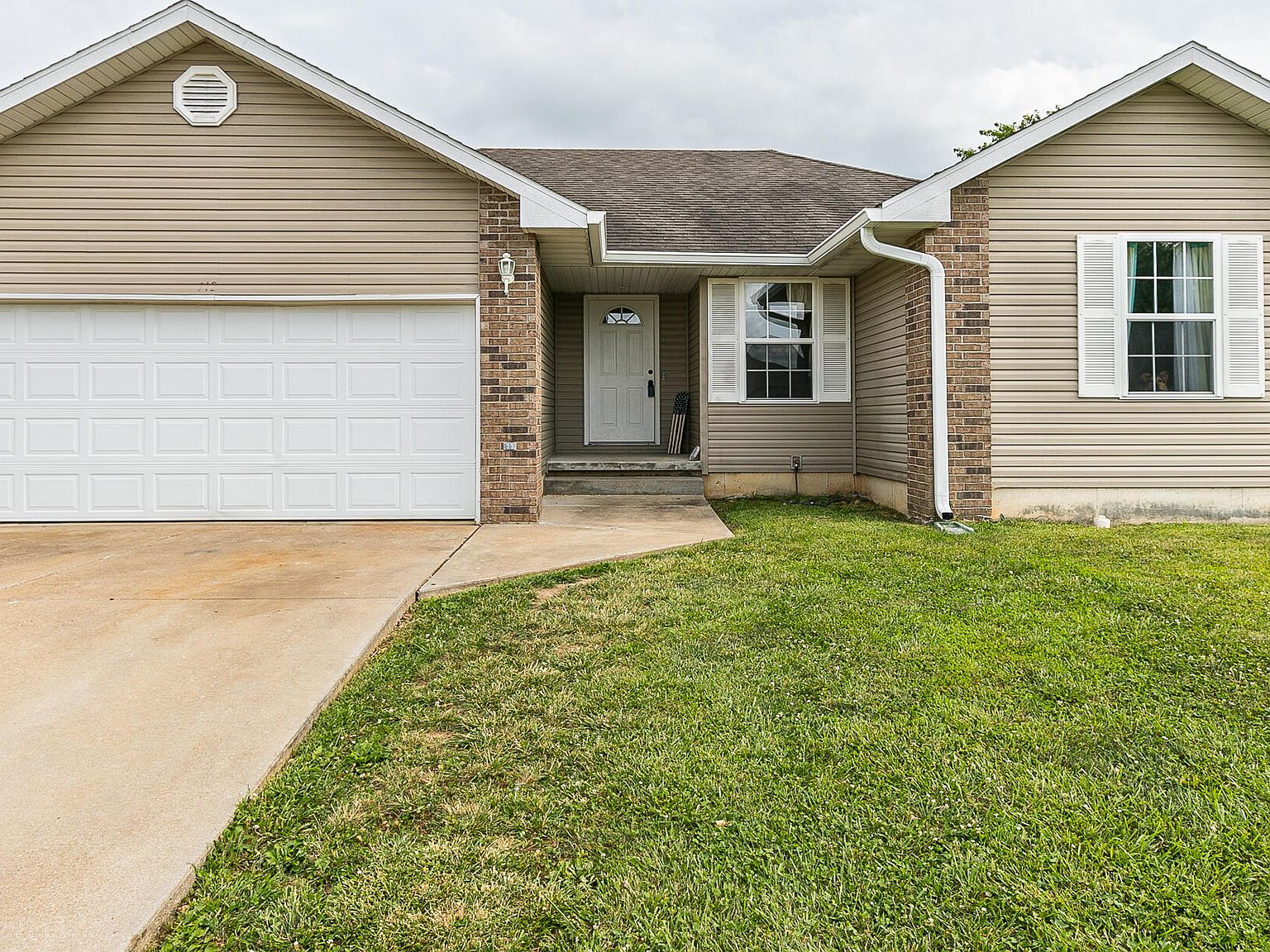 128 E Loyal Street, Clever, MO 65631 | Zillow