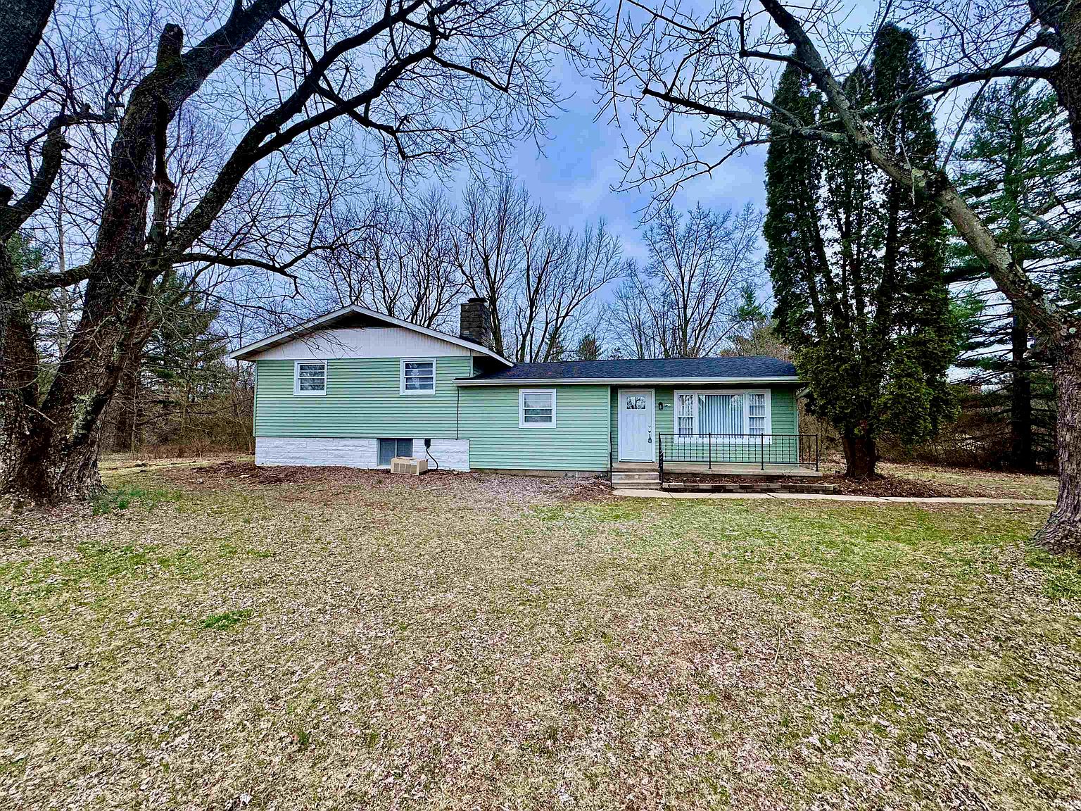 8390 N Fox Hollow Rd, Bloomington, IN 47408 | Zillow