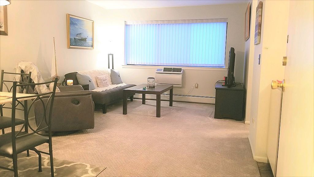 218 Broad St APT 3B, Bloomfield, NJ 07003 | Zillow