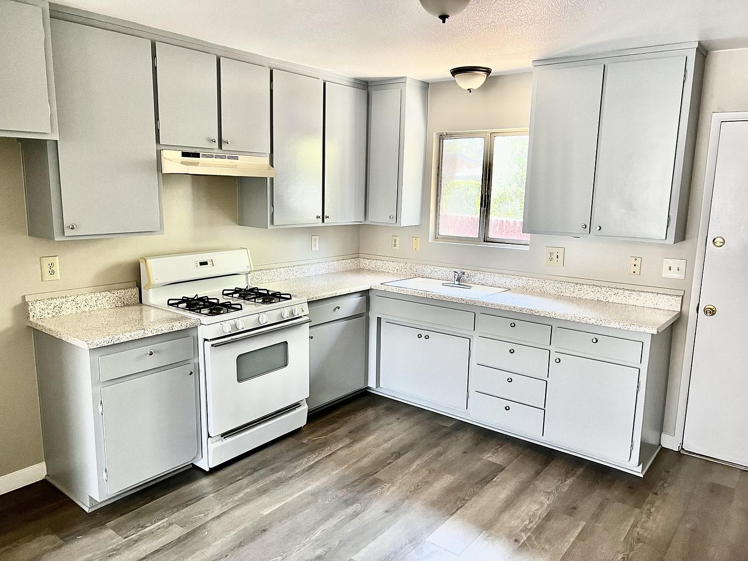 7487 Hopi Trl, Yucca Valley, CA 92284 | Zillow