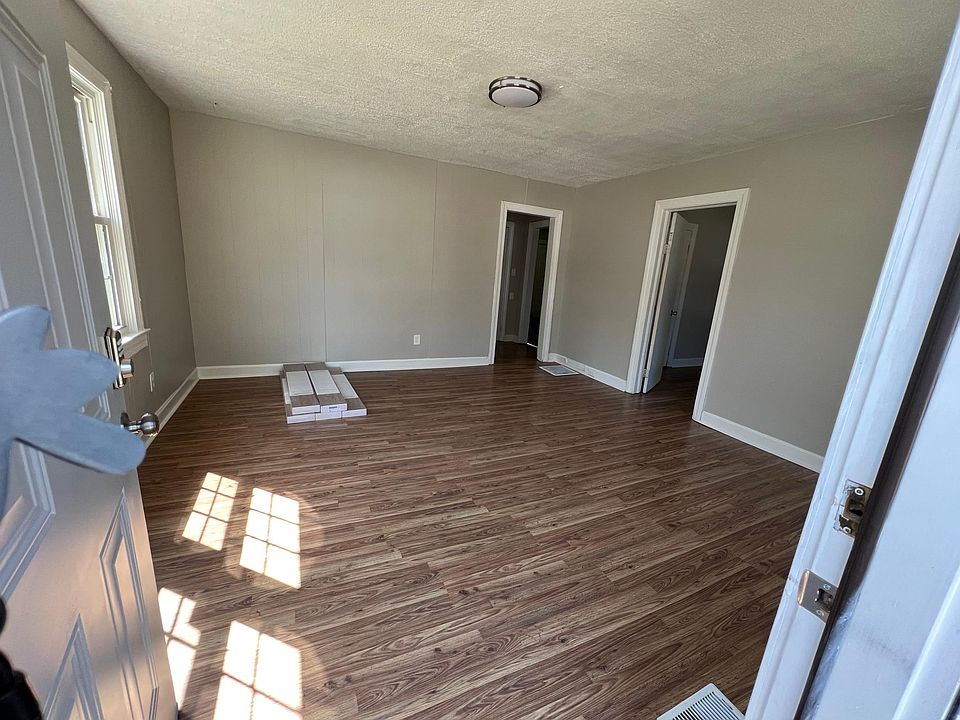 305 Von Hollen Dr, Greenville, SC 29617 | Zillow