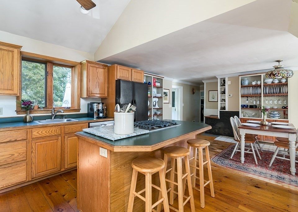 887 Broadway, Hanover, MA 02339 | Zillow