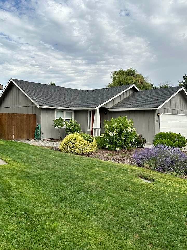 1302 SE Newgate Dr, College Place, WA 99324 | Zillow