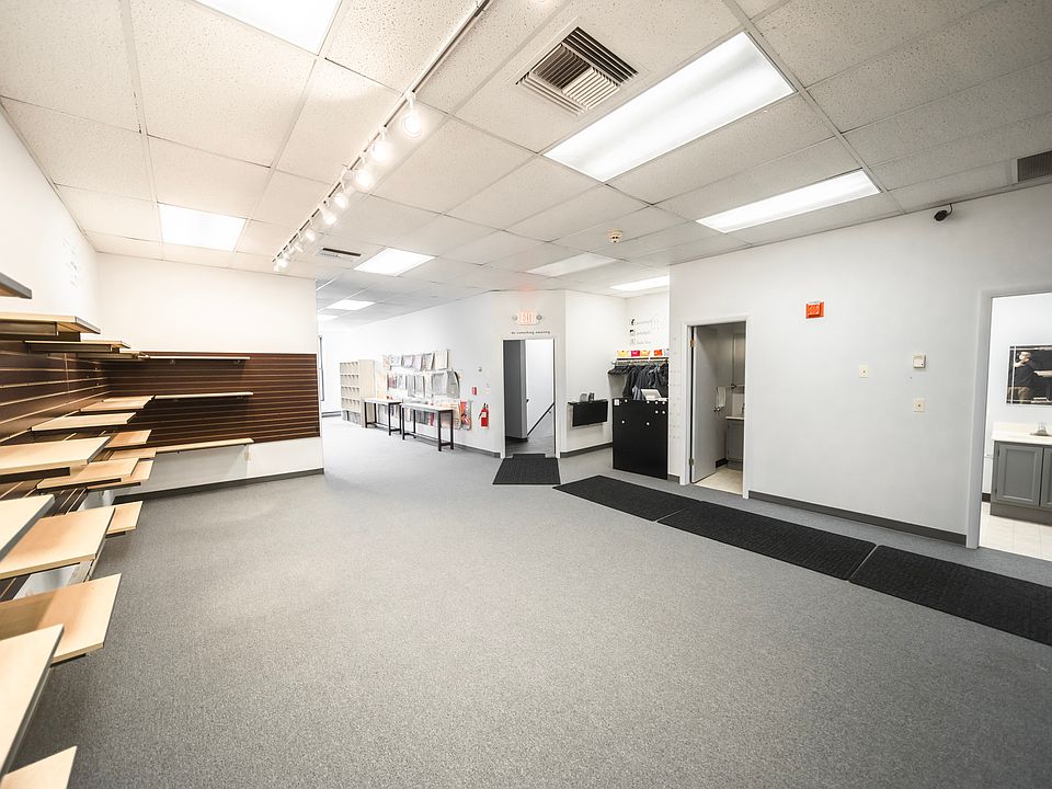 221 Main St Danbury CT | Zillow