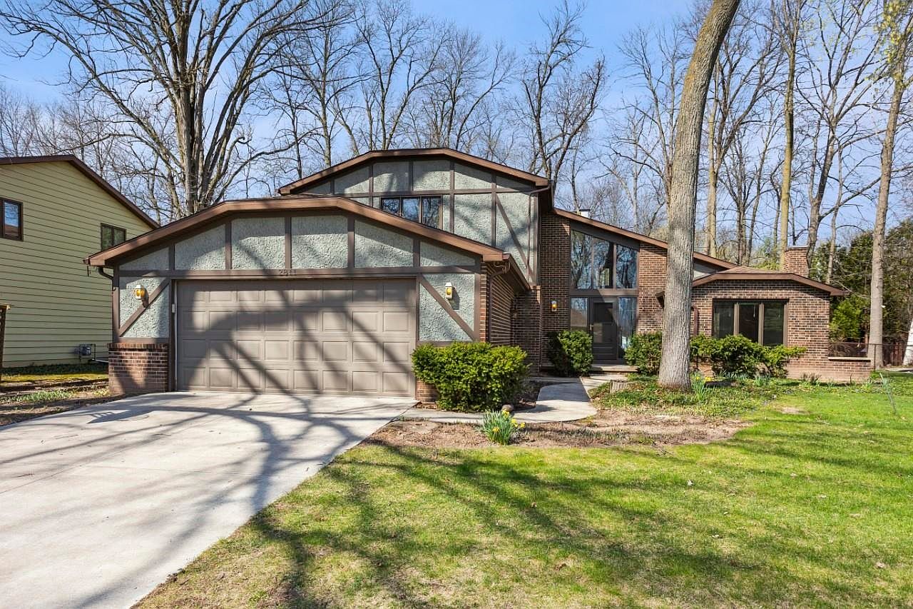 2811 S Carpenter St, Appleton, WI 54915 | Zillow