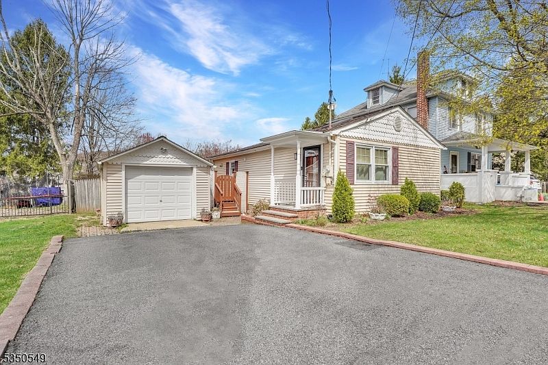 152 Center St, Landing, NJ 07850 | MLS #3972088 | Zillow