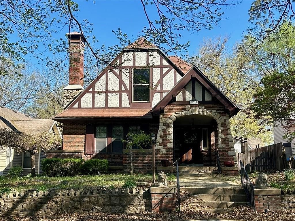 620 Chestnut St, Leavenworth, KS 66048 | Zillow