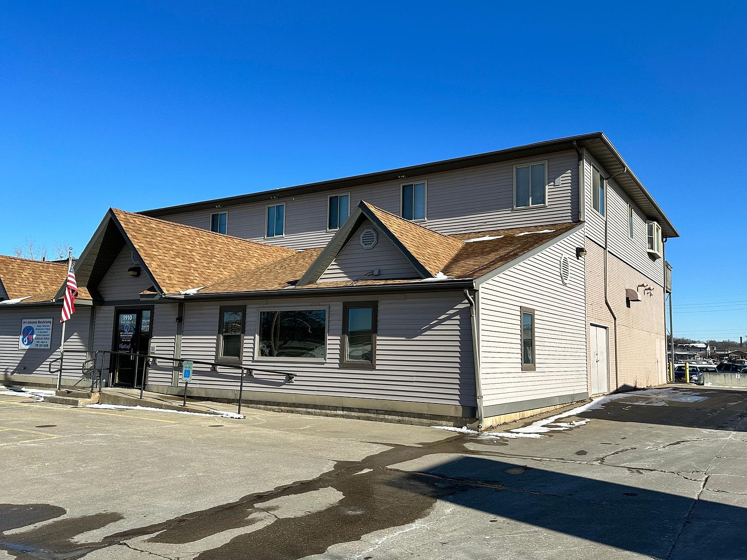 1910 S Gilbert St #B, Iowa City, IA 52240 | Zillow