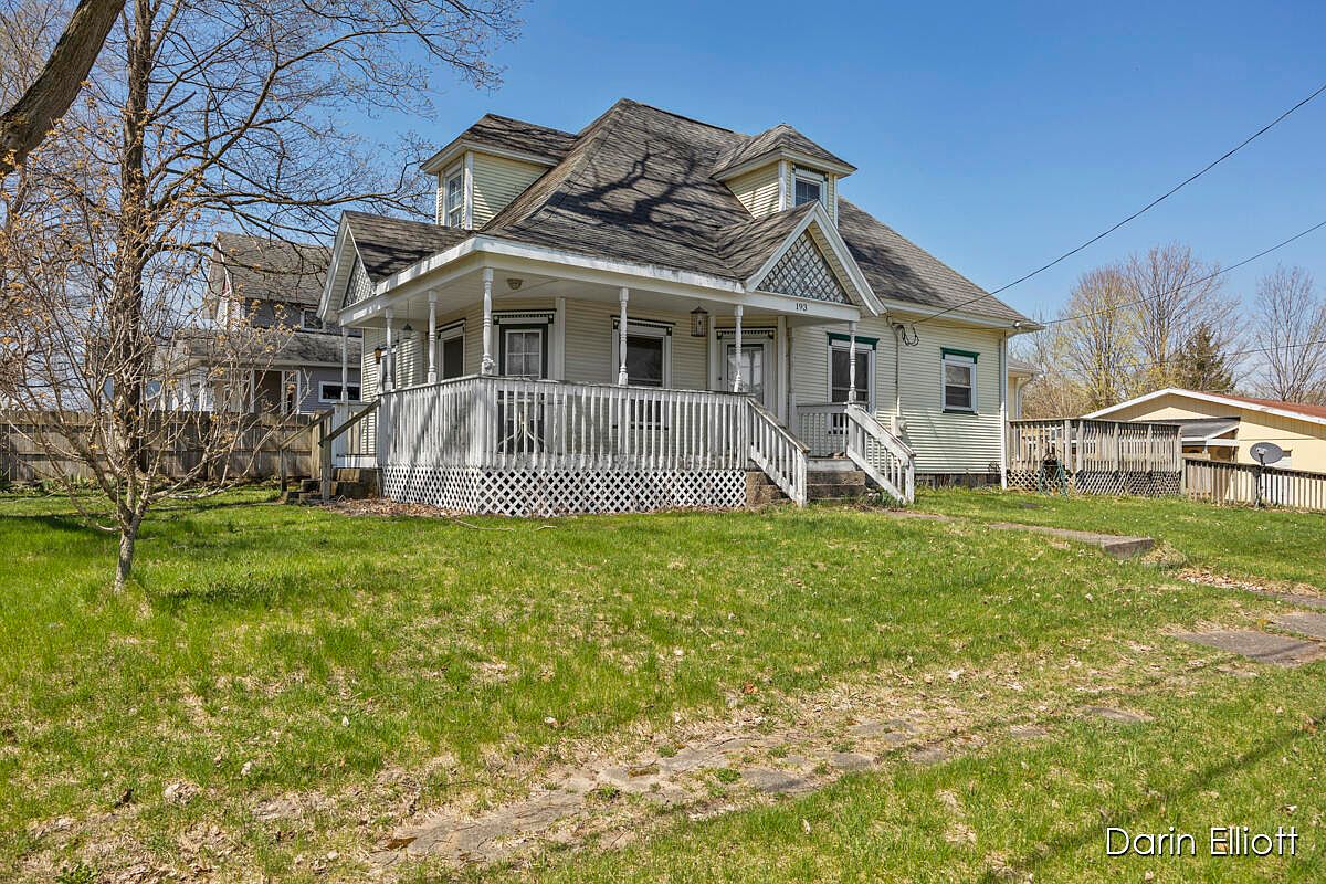 193 Oak St, Freeport, MI 49325 | Zillow