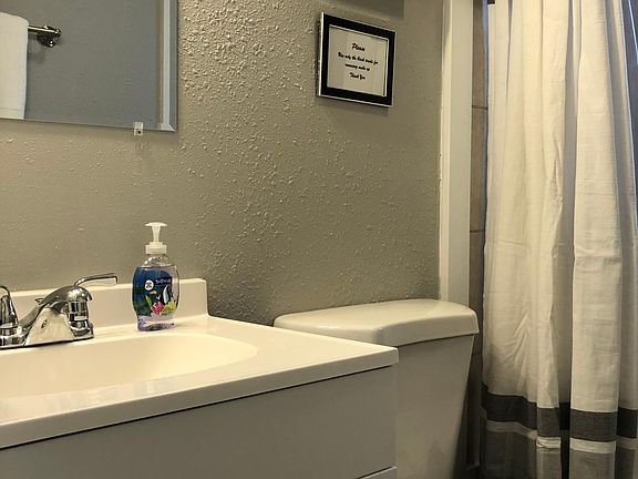 1033 S Crutcher Ave, Springfield, MO 65804 | Zillow