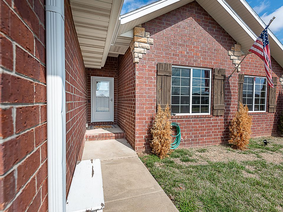 4531 West Somerset Drive, Brookline, MO 65619 | Zillow