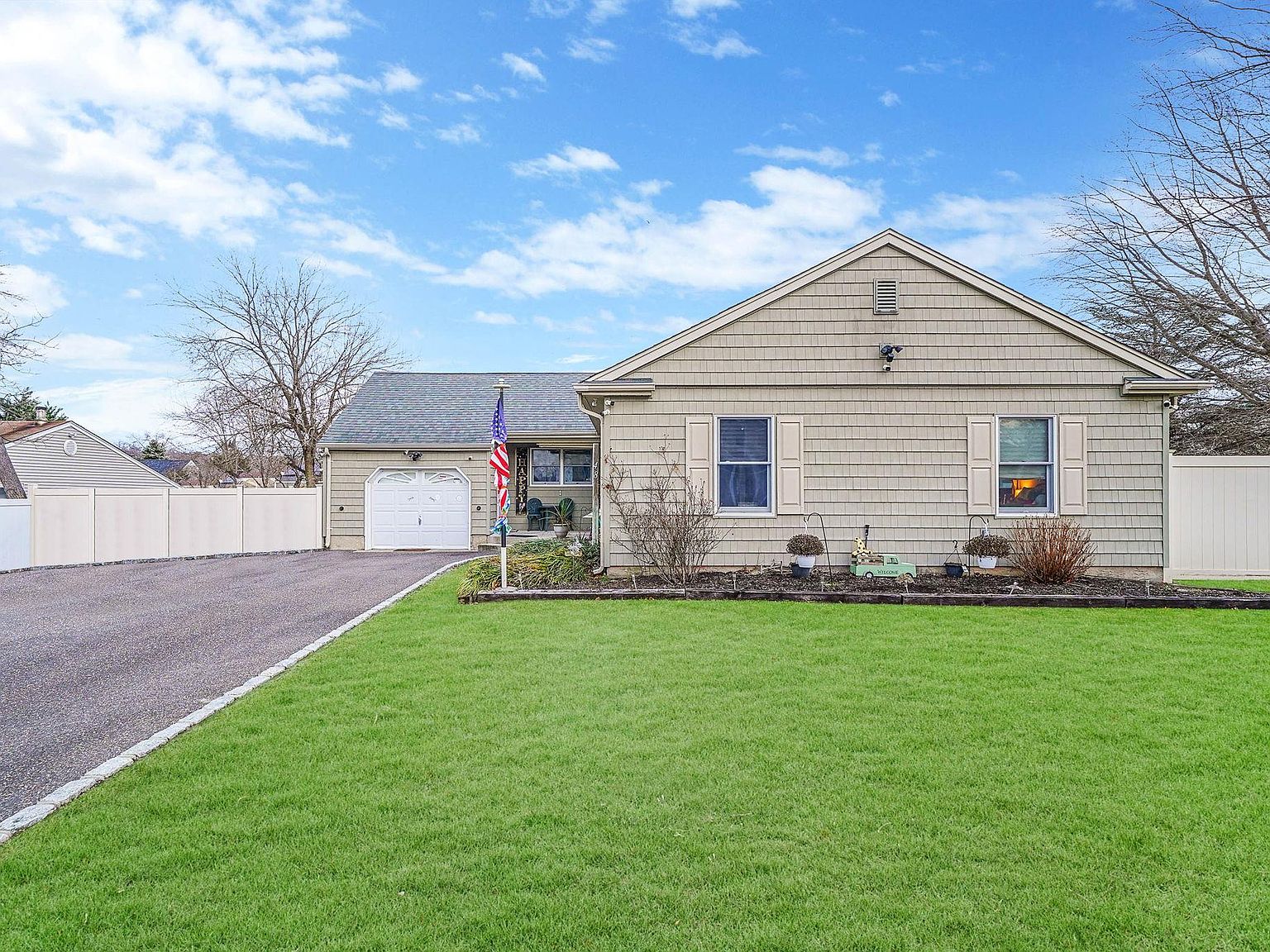 48 Henry Avenue, Selden, NY 11784 | Zillow