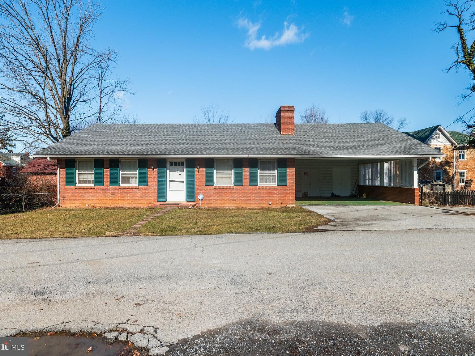 102 E Avis St, Charles Town, WV 25414 | Zillow