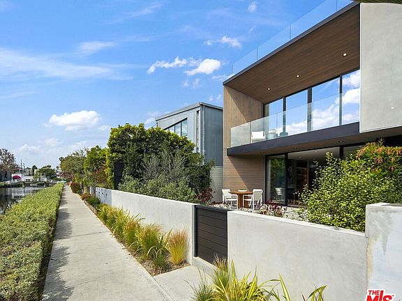 237 Linnie Canal, Venice, CA 90291 | MLS #22-159195 | Zillow