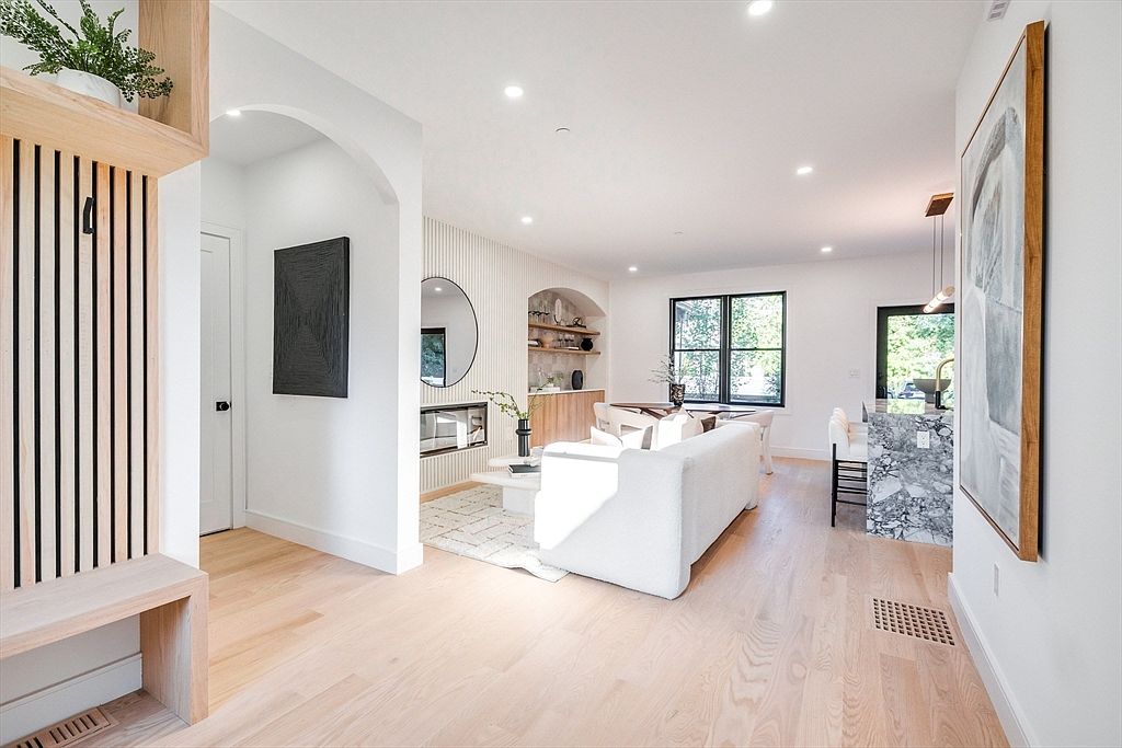 290 Watertown St #3, Newton, MA 02458 | MLS #73439569 | Zillow