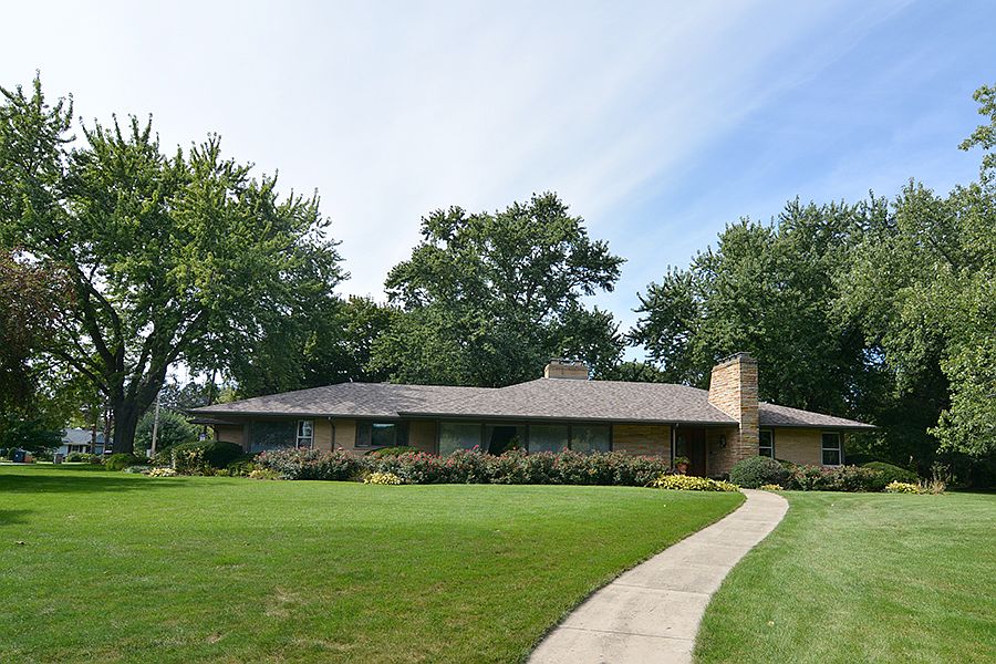 306 Wing Park Blvd, Elgin, IL 60123 | Zillow