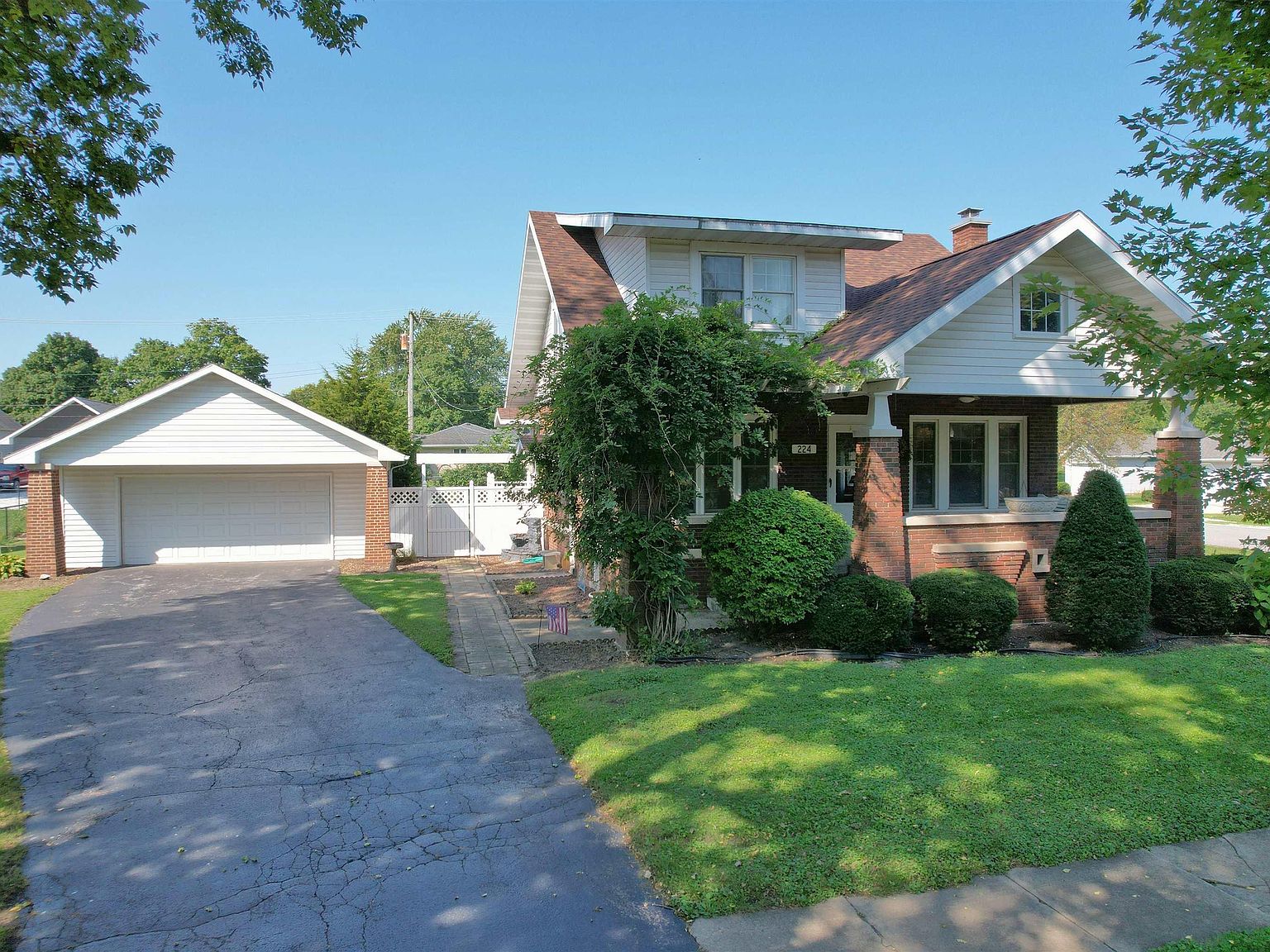 224 N Indiana St, Remington, IN 47977 | Zillow