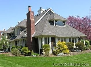 8 Beacon Hill Rd, Newport, RI 02840 | Zillow