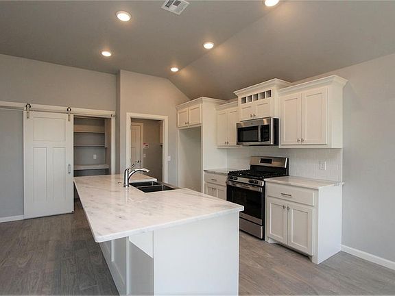 8909 SW 44th Ter, Oklahoma City, OK 73179 | Zillow