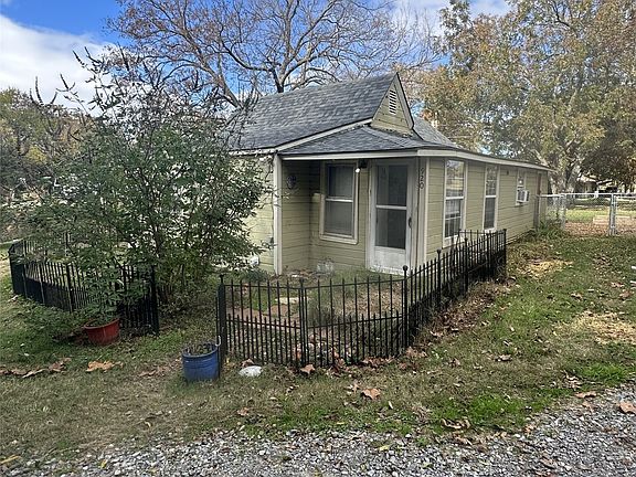 920 N Franklin St, Colbert, OK 74733 | Zillow