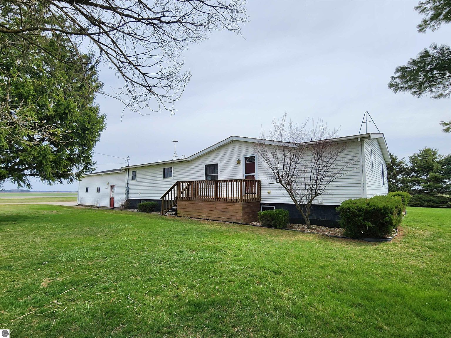 8942 E Lincoln Rd, Wheeler, MI 48662 | Zillow