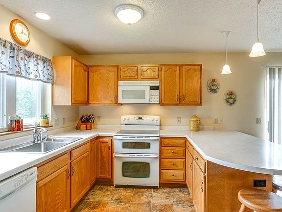 5675 Golla Rd, Stevens Point, WI 54482 | Zillow