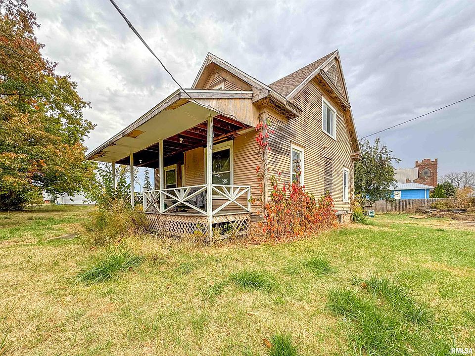 111 S Madison St, Lowpoint, IL 61545 | Zillow