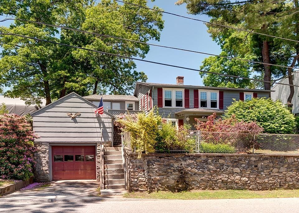 7 Colonial Rd, Webster, MA 01570 | Zillow
