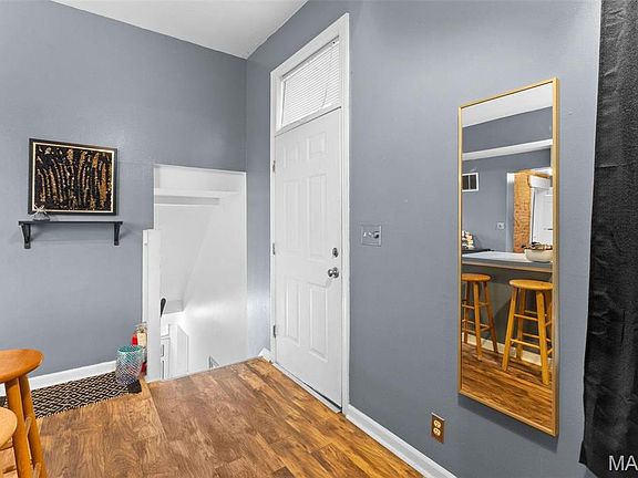 2211 Menard St, Saint Louis, MO 63104 | Zillow