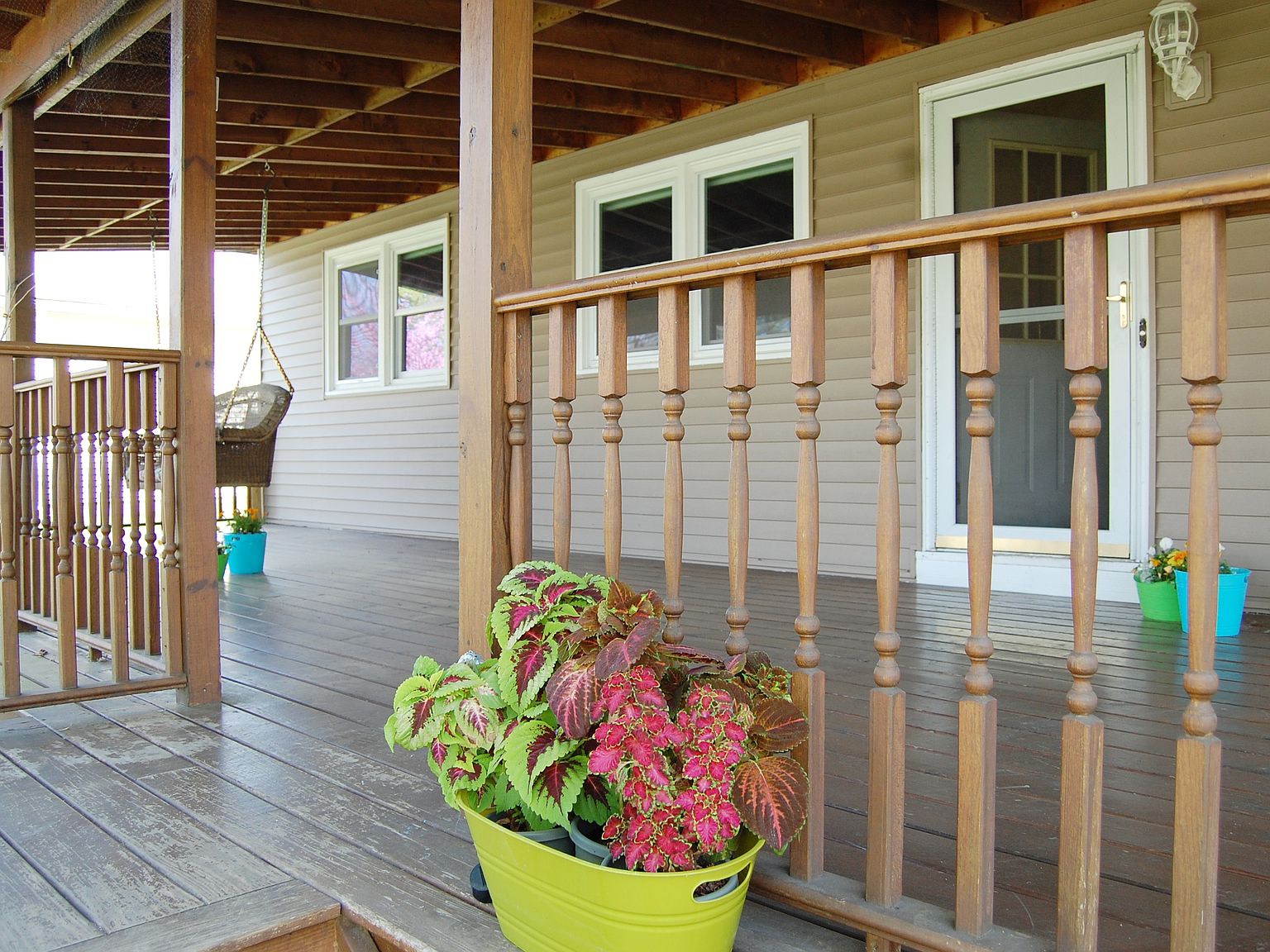 10 Kitty Ln, Rensselaer, NY 12144 | Zillow