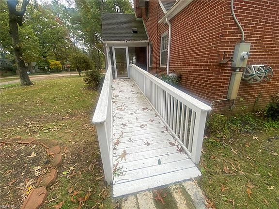 270 James River Dr, Newport News, VA 23601 | MLS #10485805 | Zillow