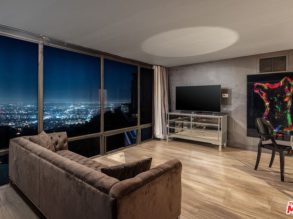 2189 Sunset Plaza Dr, Los Angeles, CA 90069 | MLS #22-182587 | Zillow