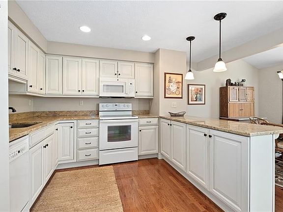 2694 Hunters Point Dr, Wexford, PA 15090 | MLS #1623636 | Zillow