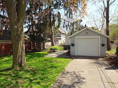 15 Colonial Rd, Rochester, NY 14609 | Zillow